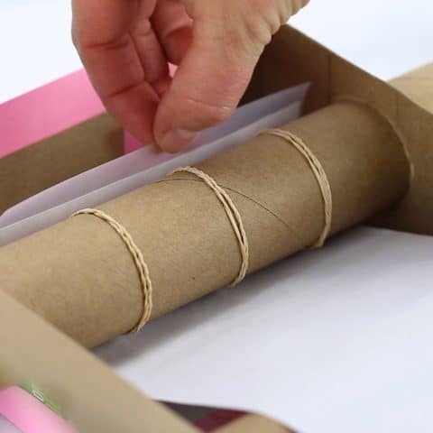 EASY DIY RECYCLED CARDBOARD TV SHOWING OFF YOUR KIDS' ART