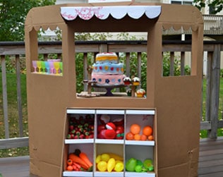 MAKE A CARDBOARD MARKET STAND