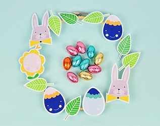 ADORABLE PAPER EASTER WREATH WITH FREE PRINTABLE