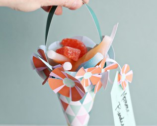 ADORABLE PRINTABLE MAY DAY BASKETS