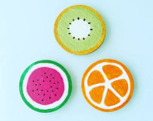 KID-MADE DIY STRING ART CHRISTMAS CARDS