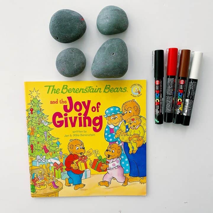 HOW TO MAKE CHRISTMAS BEAR KINDNESS ROCKS - hello, Wonderful