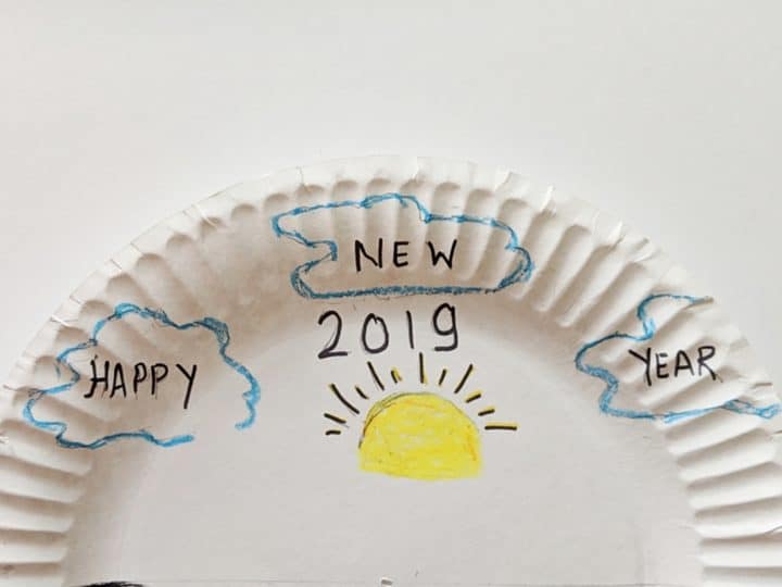 NEW YEAR'S EVE PAPER PLATE CRAFT FOR KIDS - hello, Wonderful