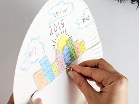 NEW YEAR'S EVE PAPER PLATE CRAFT FOR KIDS - hello, Wonderful