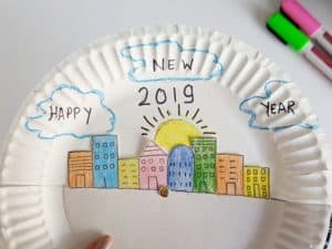 NEW YEAR'S EVE PAPER PLATE CRAFT FOR KIDS - hello, Wonderful