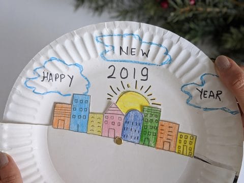 NEW YEAR'S EVE PAPER PLATE CRAFT FOR KIDS - hello, Wonderful