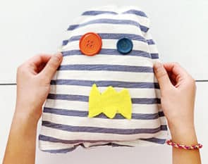 HOW TO MAKE A NO-SEW T-SHIRT MONSTER SOFTIE WITH KIDS - hello, Wonderful