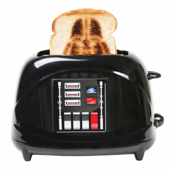 GET YOUR TOAST ON THE DARK SIDE WITH THIS STAR WARS TOASTER - hello ...