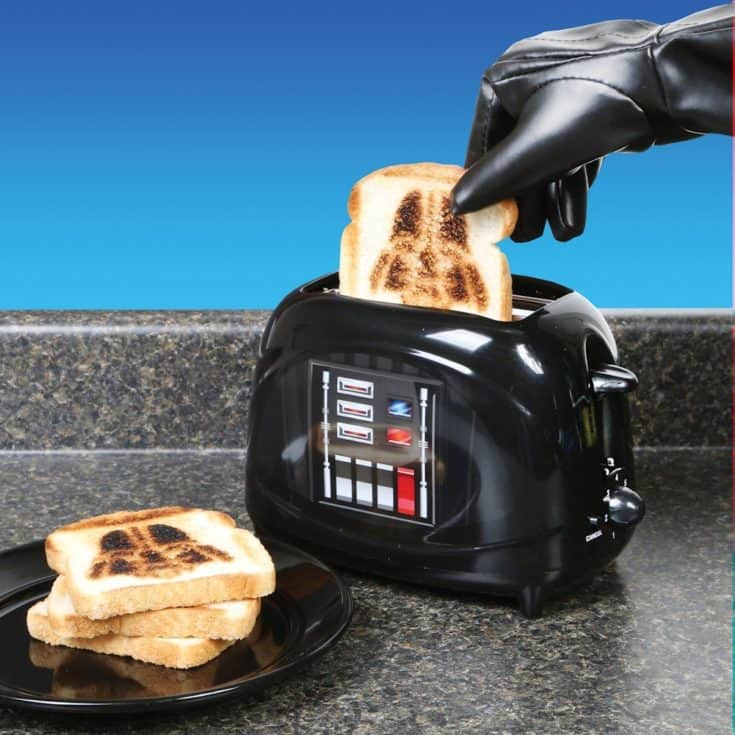 GET YOUR TOAST ON THE DARK SIDE WITH THIS STAR WARS TOASTER - hello ...