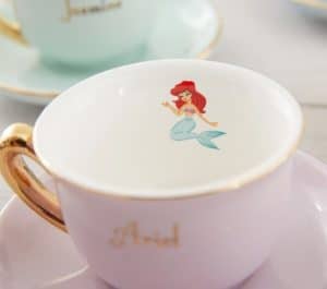 THIS CHARMING TEA SET FEATURES ALL YOUR FAVORITE DISNEY PRINCESSES ...