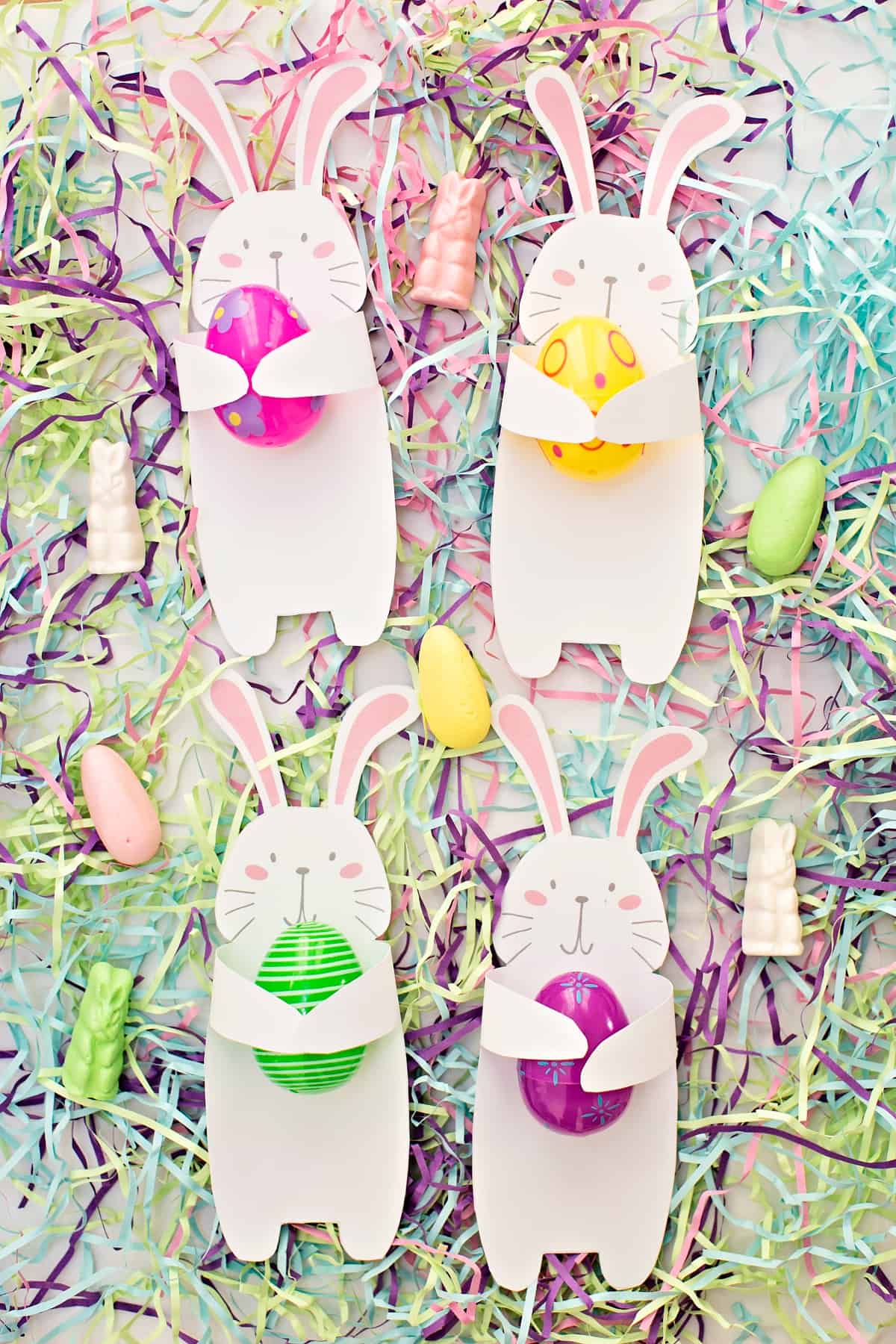 BUNNY HOLDING EASTER EGG CRAFT - hello, Wonderful