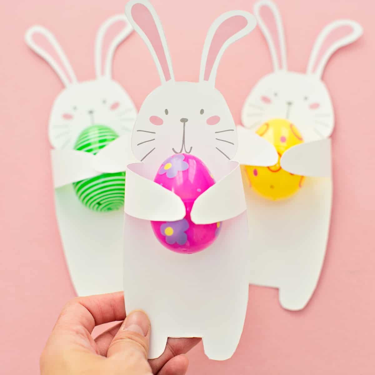 BUNNY HOLDING EASTER EGG CRAFT - hello, Wonderful