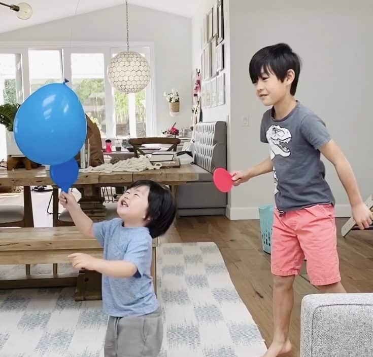 BALLOON TENNIS GAME FOR KIDS - hello, Wonderful