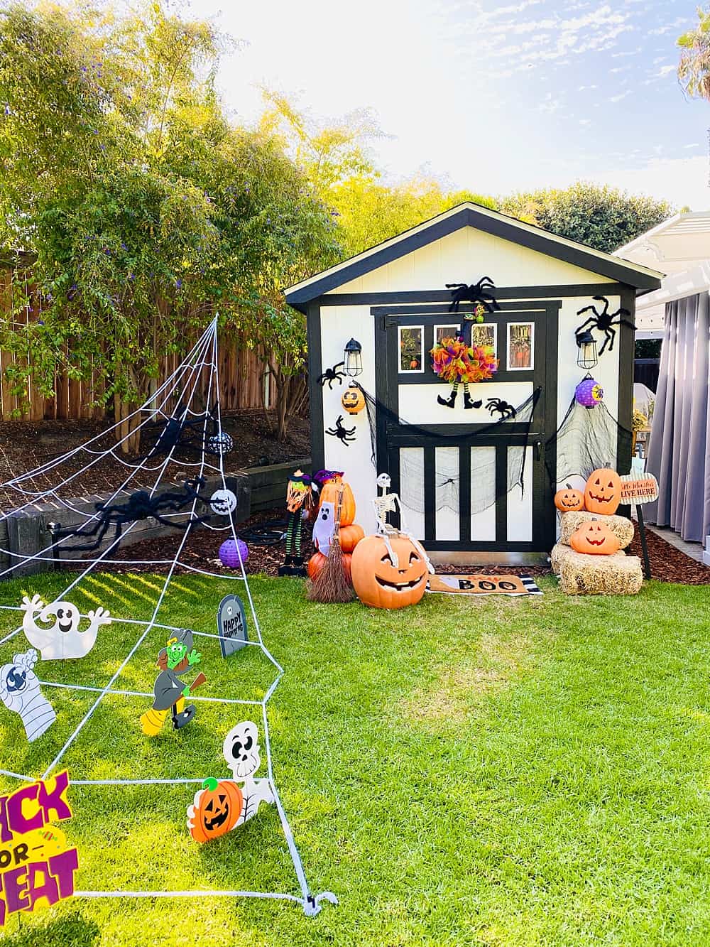 HALLOWEEN HAUNTED PLAYHOUSE SHED - hello, Wonderful