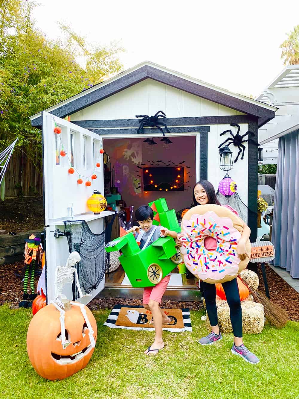 HALLOWEEN HAUNTED PLAYHOUSE SHED - hello, Wonderful