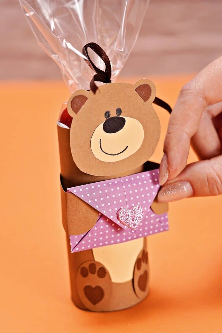 This Paper Tube Valentine Bear Craft is the sweetest Vday favor for kids!