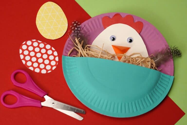 Paper Plate Easter Craft - Cute mama hen and chick Easter art for kids.