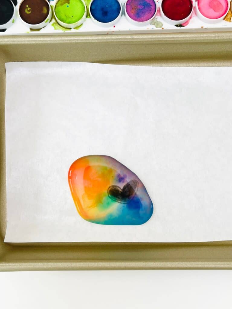 Rainbow Water Experiment - Try this colorful rainbow art project for kids!