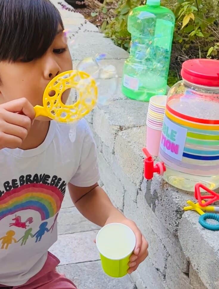 This Bubble Refill Station Will Keep The Kids Entertained All Summer