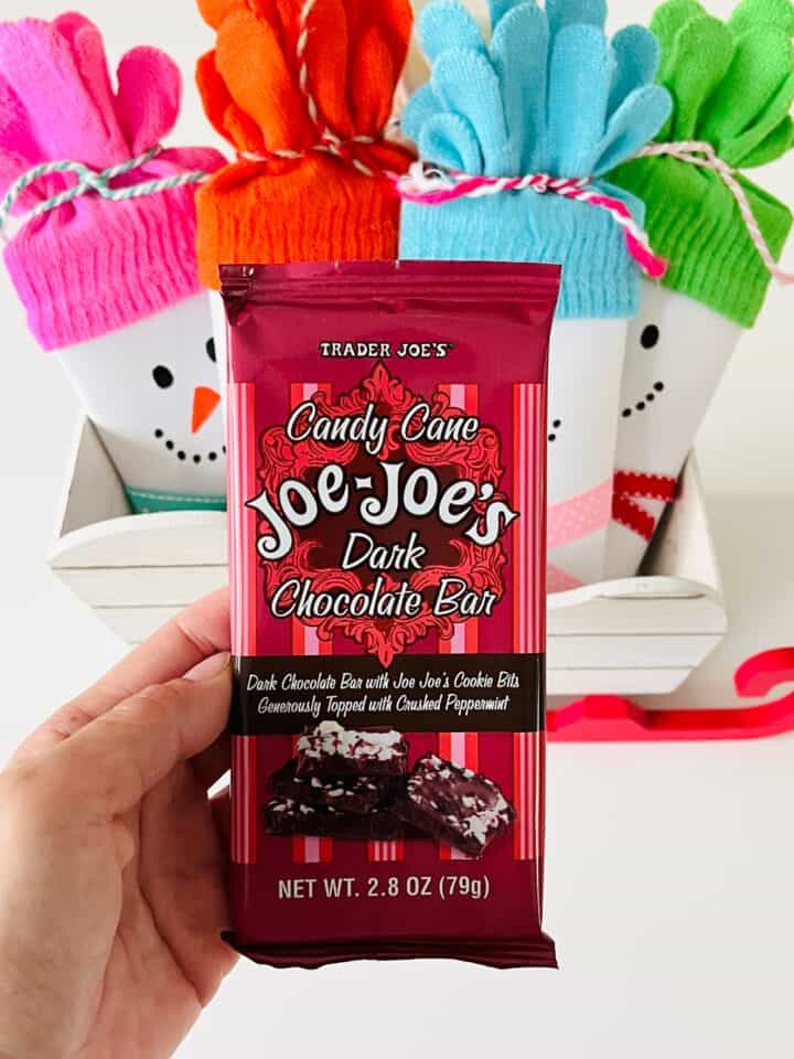 Snowman Chocolate Bars Make Cute and Easy Christmas Favors