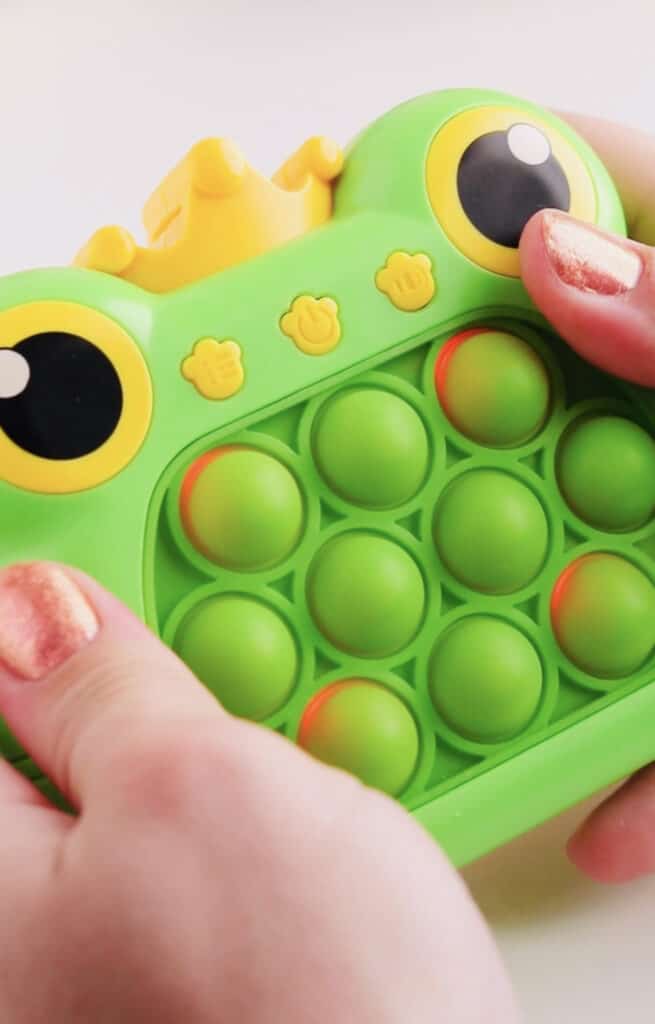 This Viral Pop Fidget Game Is The Ultimate Screen-Free Toy