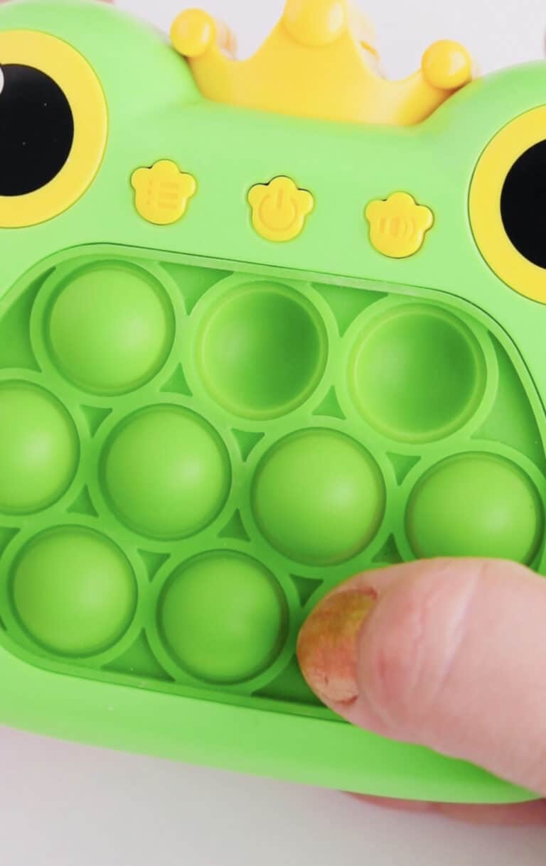 This Viral Pop Fidget Game Is The Ultimate Screen-Free Toy