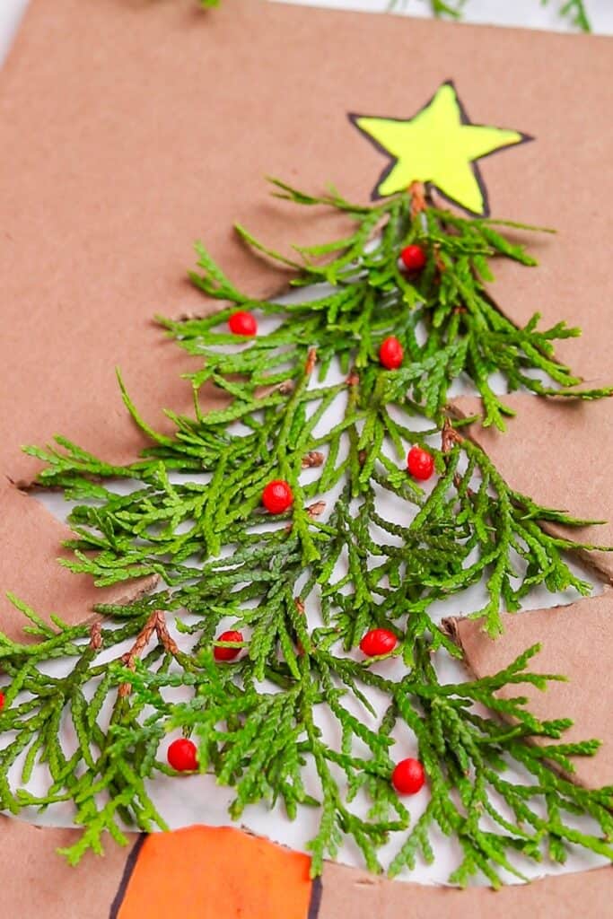 This Nature Christmas Tree Suncatcher: Beautiful Christmas Craft