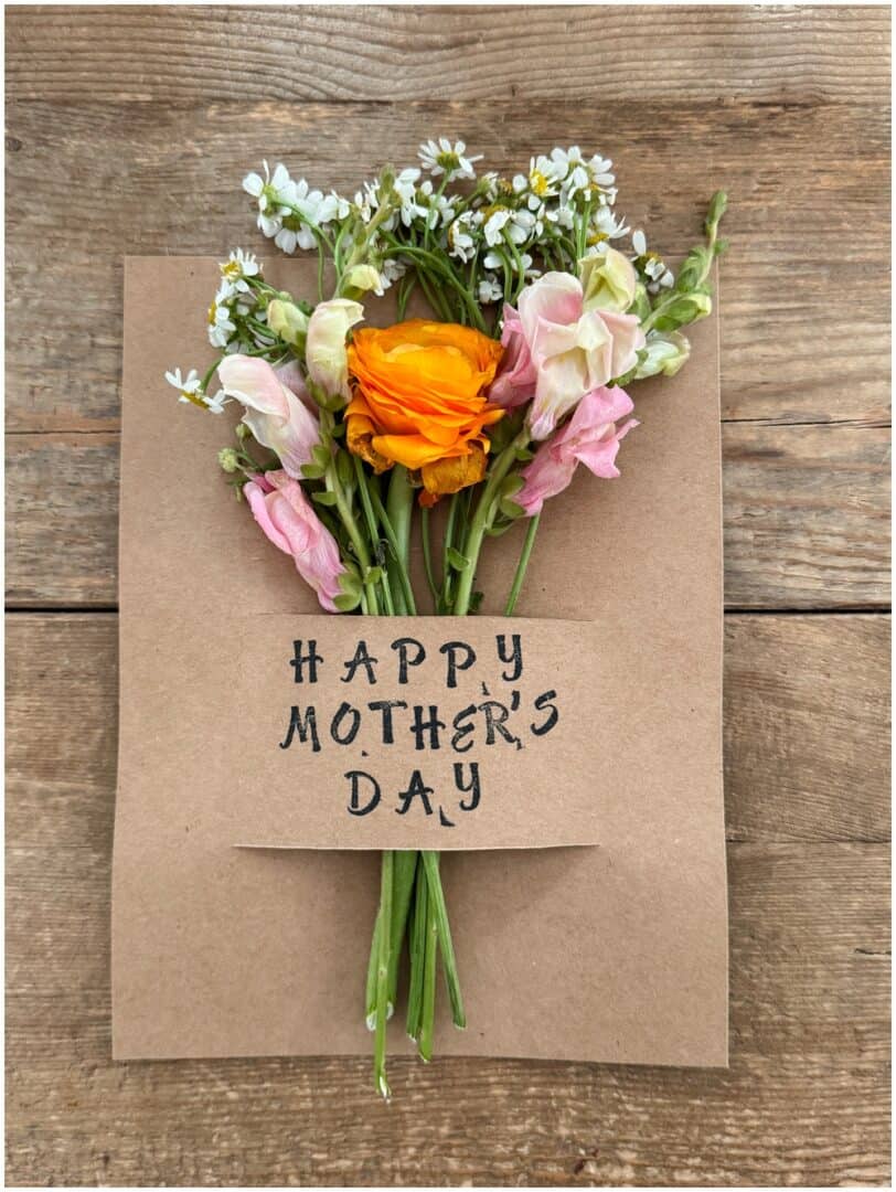 DIY Mother's Day Flower Card - Beautiful and Simple!