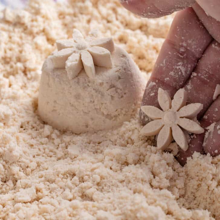 8 FUN AND SENSORY SAND CRAFTS