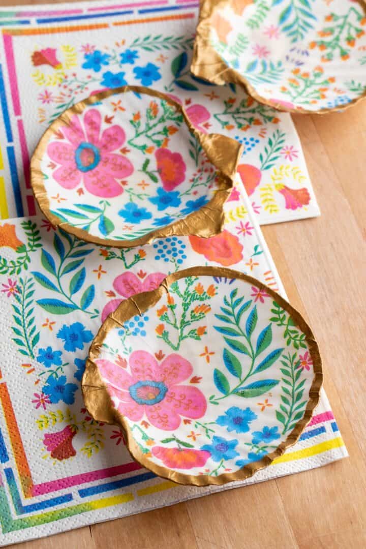 How to Make Napkin Decoupage Seashells