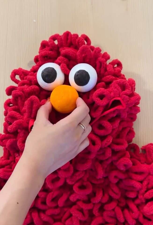 How to Make An Easy DIY Elmo Costume