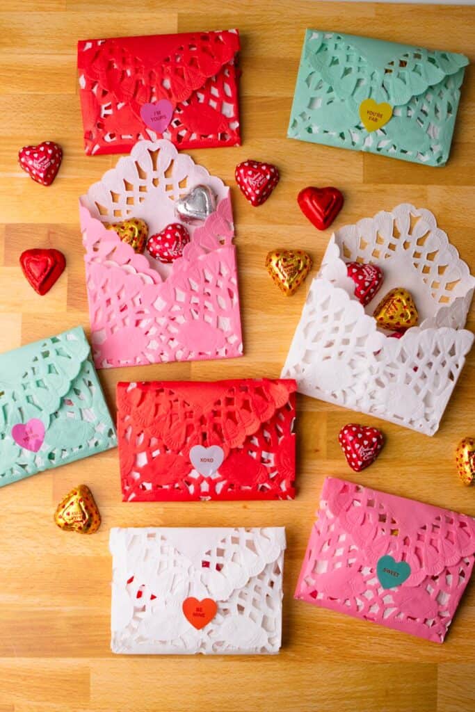 How to make Doily Heart Envelopes - Cute Valentine Craft