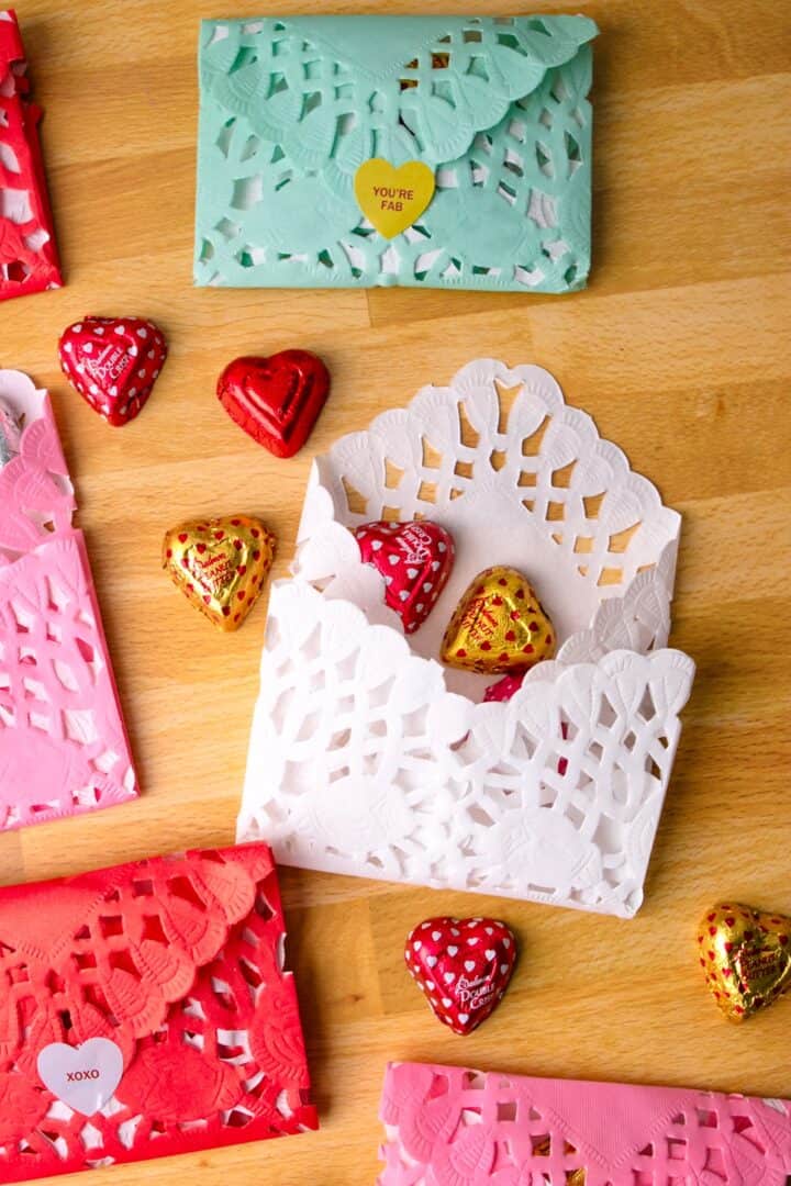 How to make Doily Heart Envelopes - Cute Valentine Craft