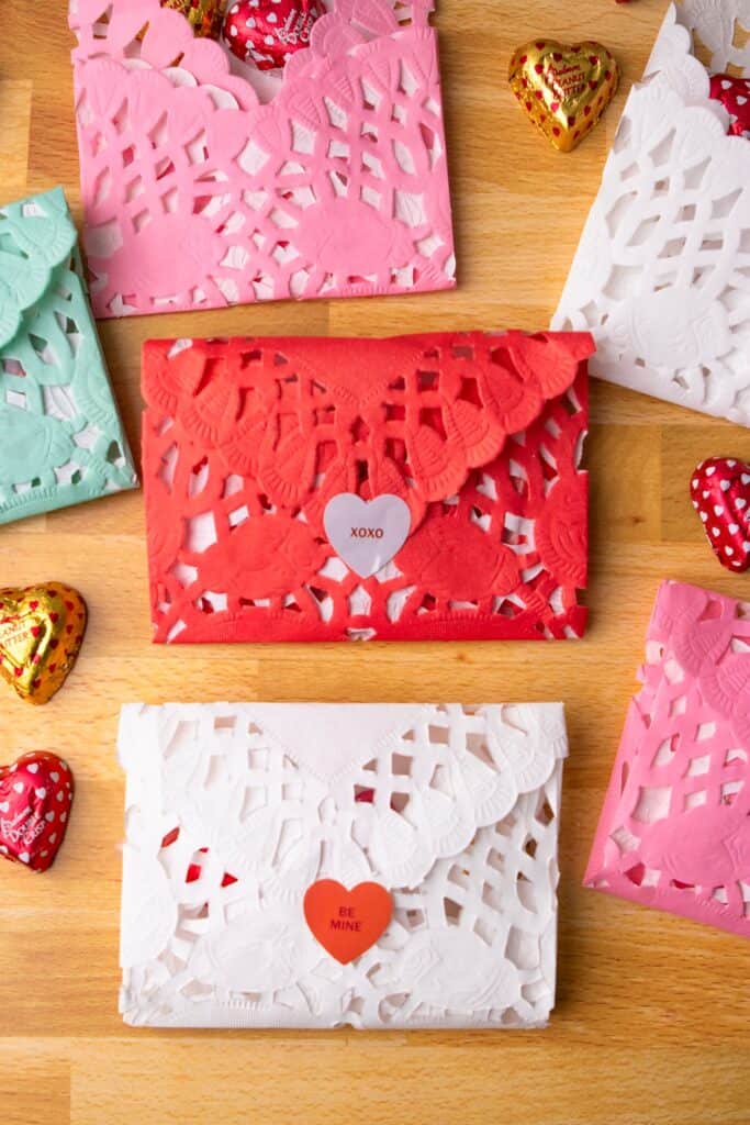 How to make Doily Heart Envelopes - Cute Valentine Craft