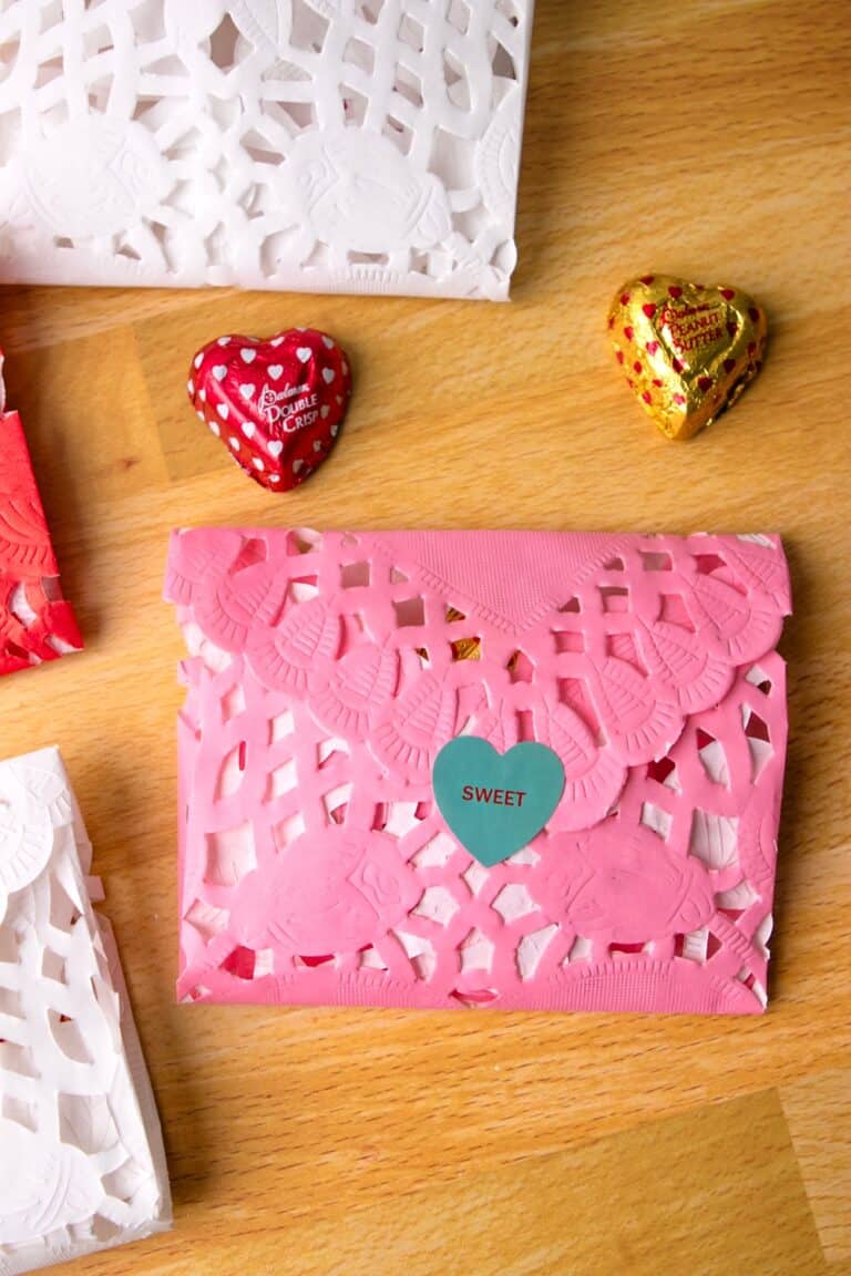 How to make Doily Heart Envelopes - Cute Valentine Craft