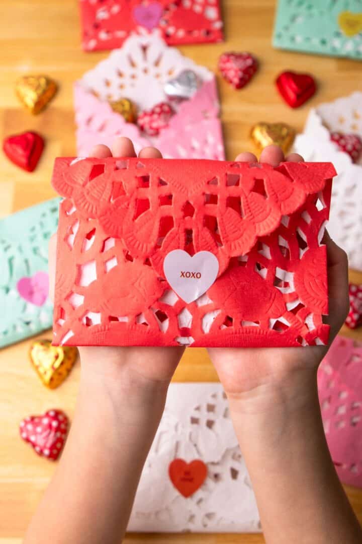 How to make Doily Heart Envelopes - Cute Valentine Craft