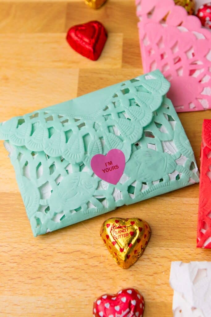 How to make Doily Heart Envelopes - Cute Valentine Craft