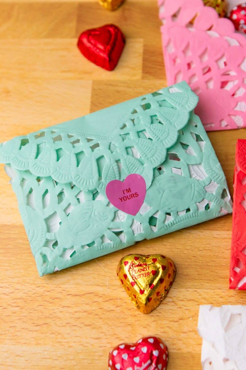 How to make Doily Heart Envelopes - Cute Valentine Craft