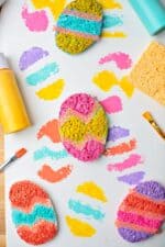 Easter Sponge Painting Is A Fun Way To Decorate Eggs!