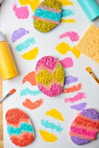 Easter Sponge Painting Is A Fun Way To Decorate Eggs!