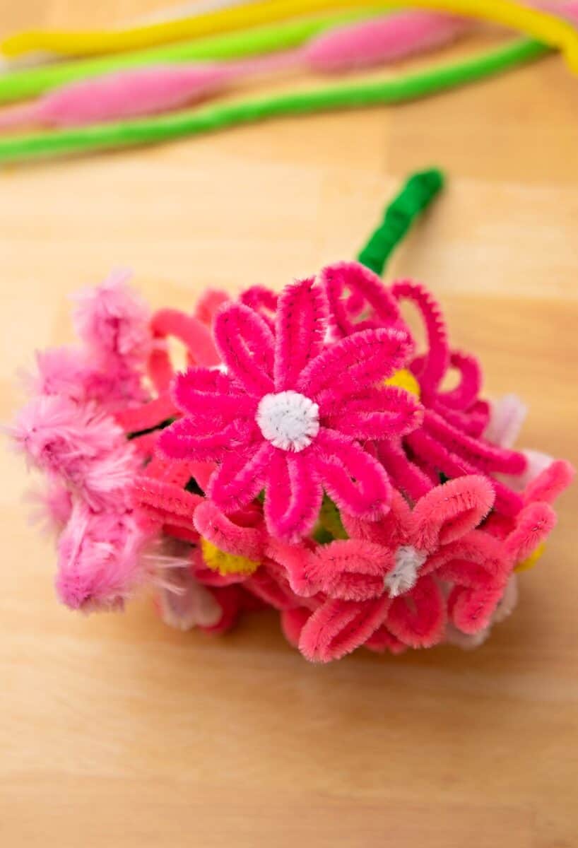 Easy Pipe Cleaner Flowers: A Fun Spring DIY for Kids