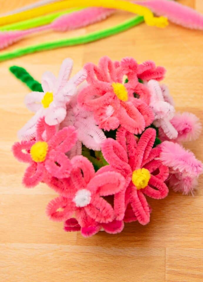 Easy Pipe Cleaner Flowers: A Fun Spring DIY for Kids