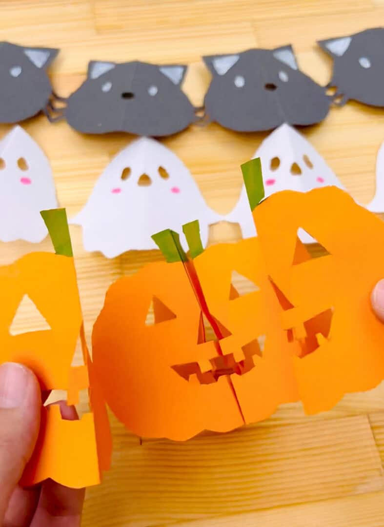 DIY Halloween Paper Garland (With Printable Template)